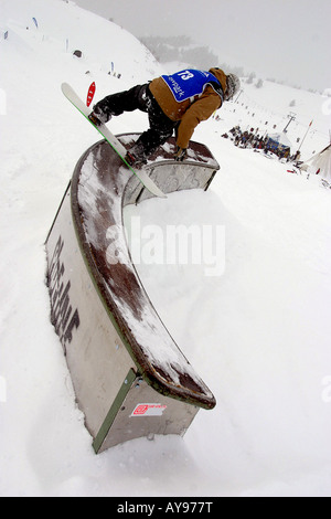 SNOWBOARDER ON RAIL BOX Stock Photo - Alamy