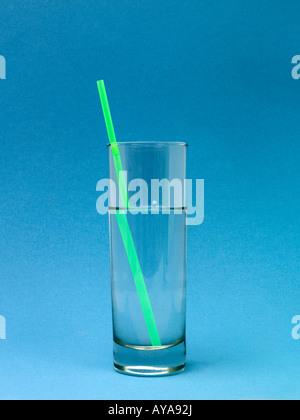 Refraction of a straw in a glass of water Stock Photo - Alamy