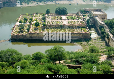 Kesar Kyari Bagh, garden in Maota Lake, near Amber Fort, Rajasthan ...