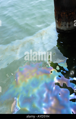 Oil still leaking from the USS Arizona rises around the Memorial and is ...