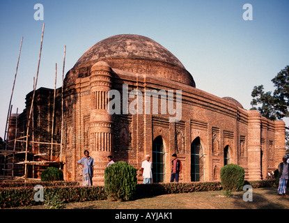 Lattan mosque, Gaur, West Bengal, India Stock Photo - Alamy