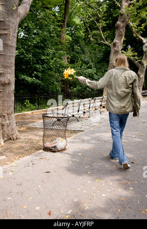 BANKSY man throwing flowers Stock Photo - Alamy
