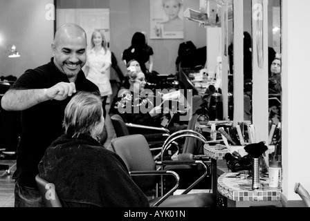 busy London hair salon Stock Photo: 17126456 - Alamy