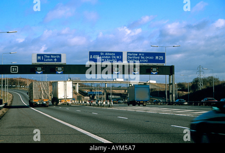 Motorway signs at M25 and M1 Motorway Junction, Greater London Stock ...