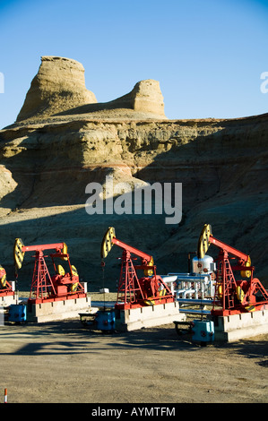 Oil Wells in the Gobi Desert in China Stock Photo - Alamy