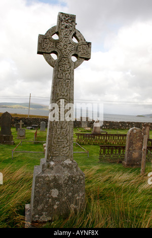Celtic Cross in cemetery, Scotland Stock Photo - Alamy