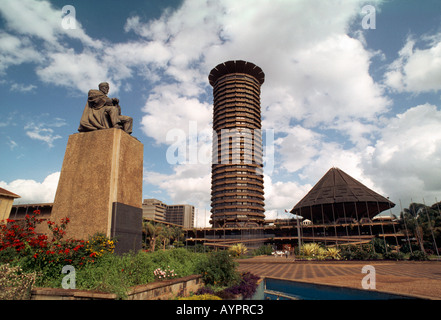 Jomo Kenyatta statue and Kenyatta International Convention Centre ...