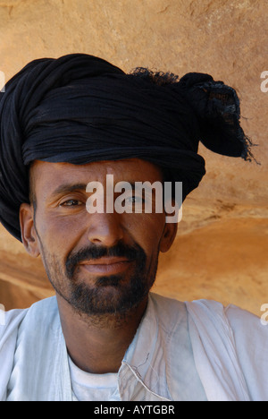 Portrait of a mauritanian adult man with traditional boubou and turban ...