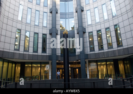 Modern office building of Freshfields Bruckhaus Deringer in Fleet ...