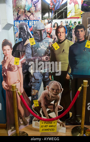 Cardboard cutouts of famous movie characters at Pike Place Market in ...