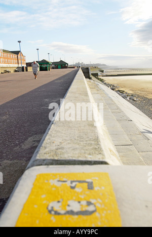 Promenade and seafront at Cleveleys Stock Photo - Alamy
