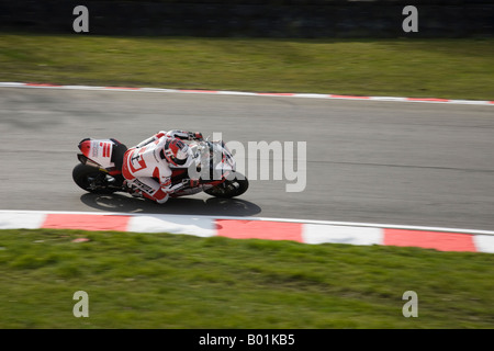 Simon Andrews Riding a Yamaha Motorbike in the British Superbike ...