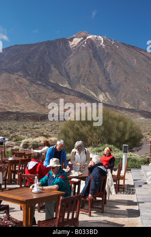 Mt Teide and Parador Hotel, Canadas del Teide National Park, Tenerife ...
