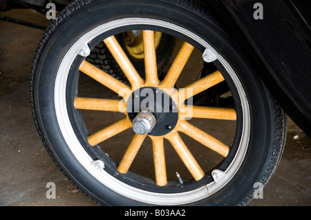 Ford Model T, wooden wheel spokes and bolt Stock Photo - Alamy