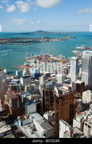 Panoramic aerial view of Auckland City & Waitemata Harbour looking ...