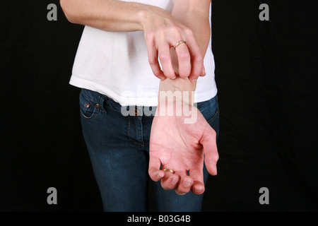 heat rash hives allergy reaction on knee close-up reference picture of ...