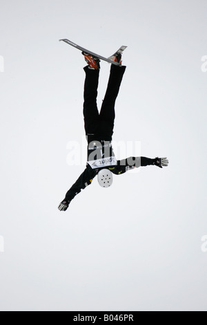 Extreme skier doing a stunt Stock Photo - Alamy