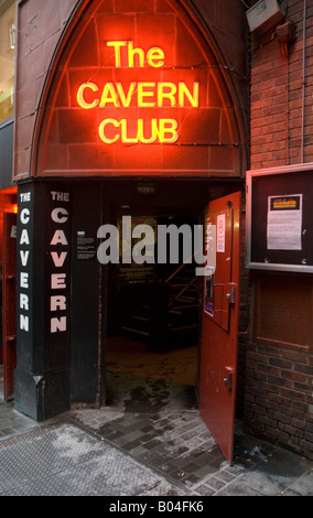 The Cavern Club Neon Entrance Sign Liverpool Stock Photo - Alamy