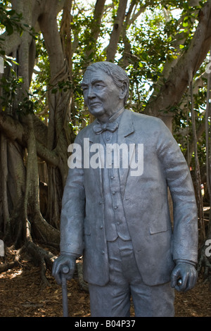 Thomas Edison statue and Banyan tree at Edison and Ford Winter Estates ...