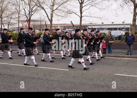 Marching scottish band marching on grass Stock Photo - Alamy