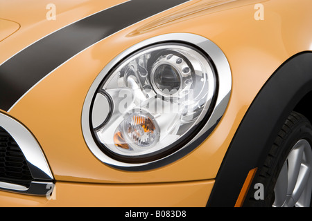 2008 Mini Cooper S in Yellow - Engine Stock Photo - Alamy