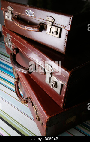 Pile of vintage suitcases Stock Photo - Alamy