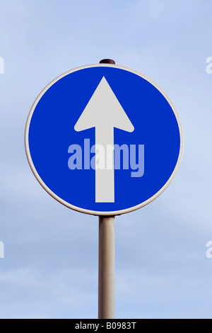 Road signs and arrows pointing forward Stock Photo - Alamy