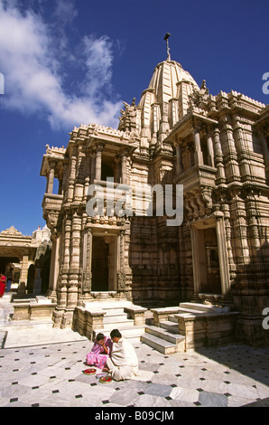 PALITANA JAIN TEMPLE COMPLEX VIEW OF JAIN TEMPLES ON SHATRUNJAY ...