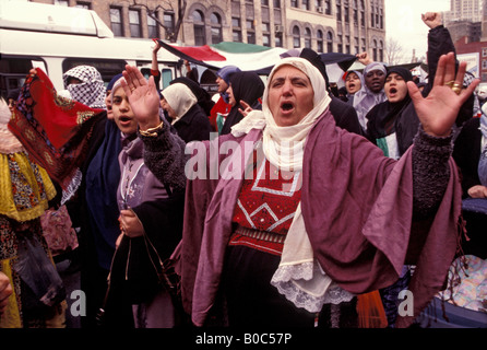 Palestinian and other Arab immigrants in America demonstrate on ...