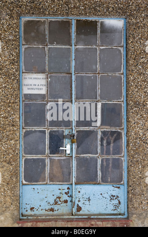 Back in a few minutes sign Stock Photo - Alamy