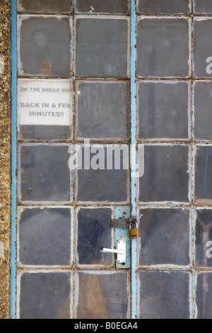 Back in a few minutes sign Stock Photo - Alamy