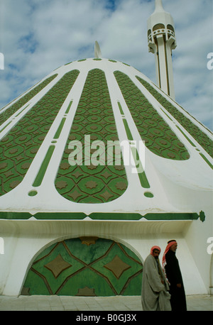 Exterior view to Fatima mosque, Kuwait Stock Photo - Alamy