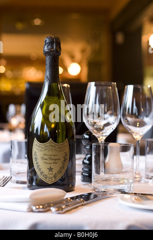 layed table at the restaurant Stock Photo - Alamy