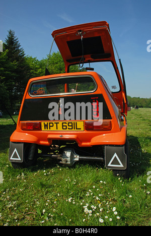 Rear view of a Reliant Bond Bug Stock Photo - Alamy