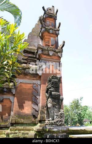 Entrance of the Pura Meru Temple, Hindu and Muslim temple in Jalan ...
