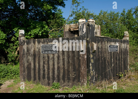 tewitfield lock gates Stock Photo - Alamy