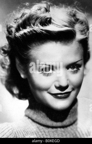 SIMONE SIMON (1910-2005) French film actress about 1935 Stock Photo - Alamy
