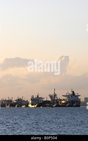 Fawley oil terminal Stock Photo - Alamy