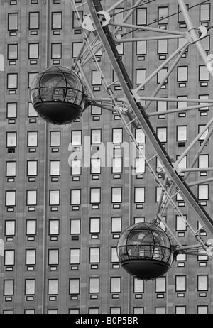 Spokes of the giant wheel of the London Eye, LONDON, UK Stock Photo - Alamy