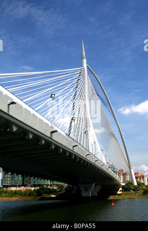 The Seri Wawasan Bridge over Putrajaya Lake, Putrajaya, Malaysia Stock ...