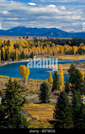 Tranquil autumn scene along Snake River, Grand Teton National Park ...