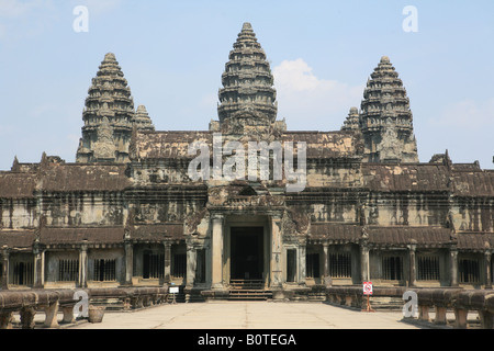 The intersection of a raised causeway with a cruciform platform called ...