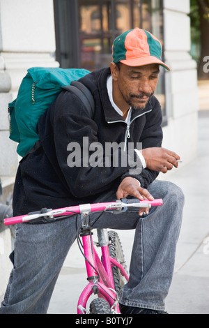 bike of a homeless Stock Photo - Alamy