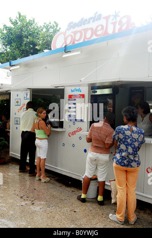 Coppelia ice cream parlour, Havana, Cuba Stock Photo - Alamy