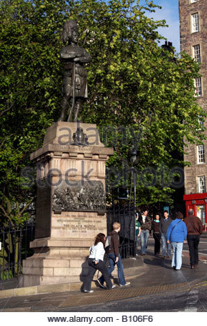 Black Watch regiment monument with statue of Farquhar Shaw statue ...