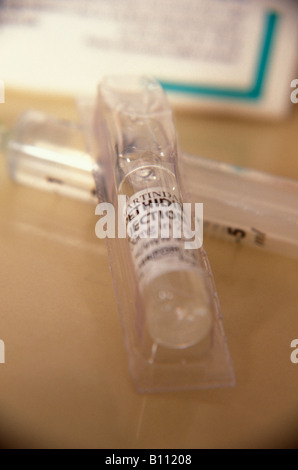 pethidin injection for pain relief during labour Stock Photo - Alamy