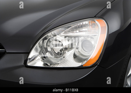 2008 Kia Rondo EX V6 in Gray - Drivers Side Profile Stock Photo - Alamy