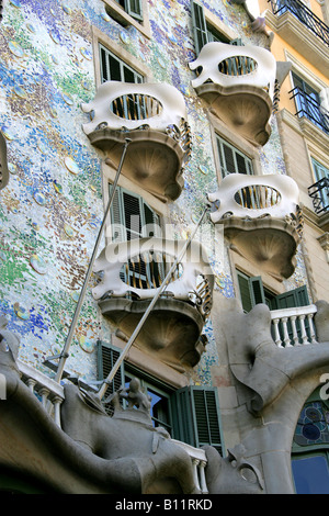 Facade and balcony of Antoni Gaudi's Casa Batlló, locally known as Casa ...