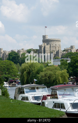 Windsor Castle and River Thames, Windsor, Berkshire, England, UK Stock ...
