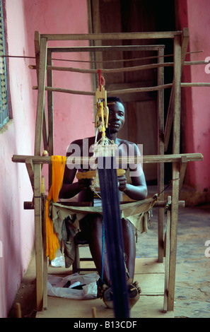 A man weaves kente cloth on a traditional loom, Bonwire, Ghana Stock ...